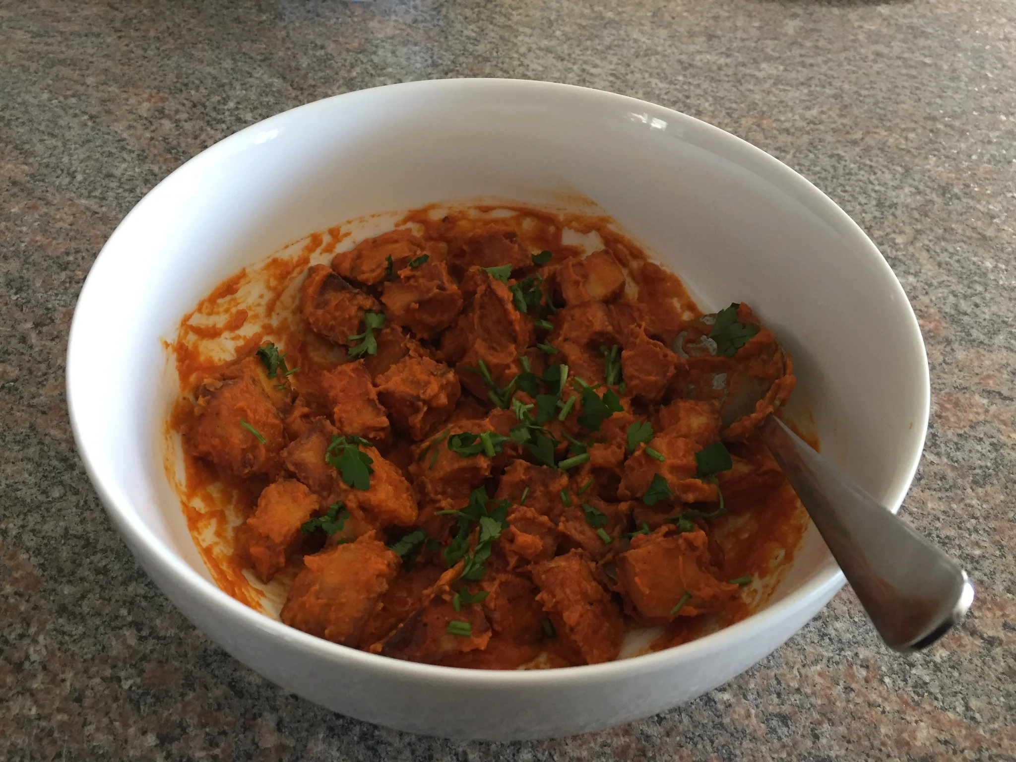 Patatas Bravas (fried potatoes with spicy tomato sauce) | Culinae Mundi